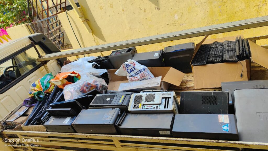 E-waste collection campaign in Hospet - RecyclEarth Foundation